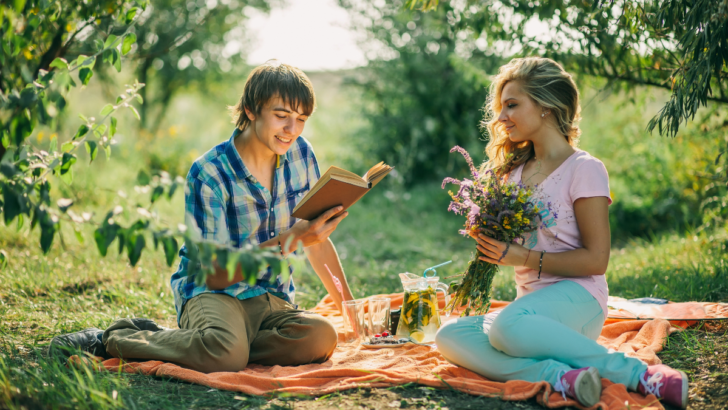 19 Clear Signs He Will Eventually Dump You - Powerful Sight