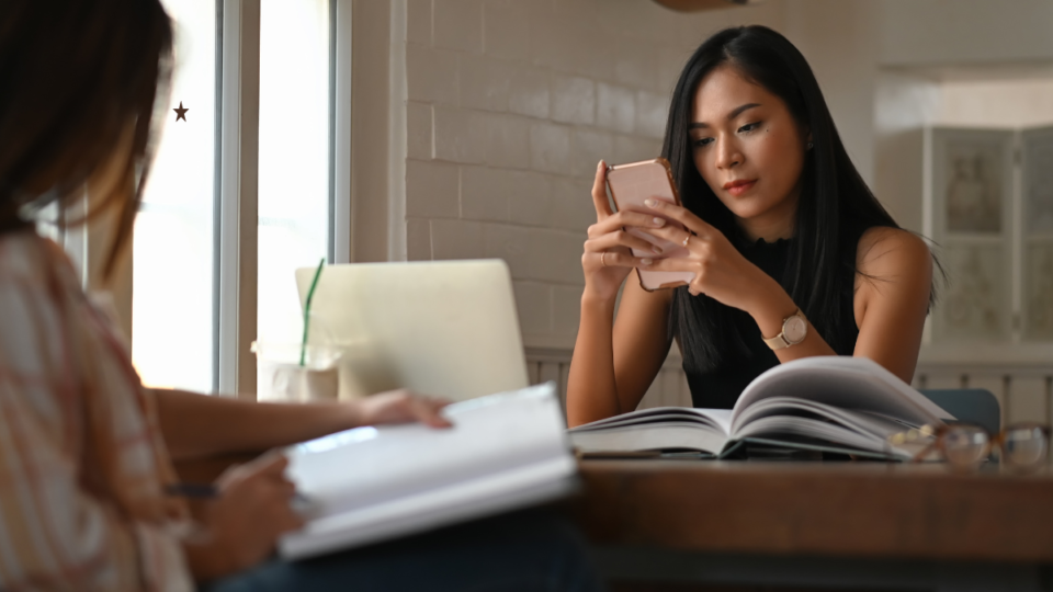 How To Avoid Using Phone While Studying - Powerful Sight