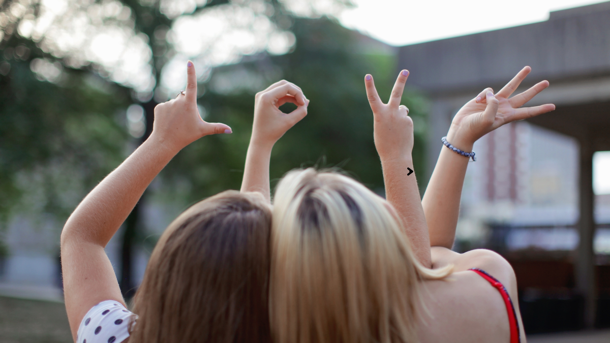 15 Fun and Creative Signs to Make With Your Friends - Powerful Sight